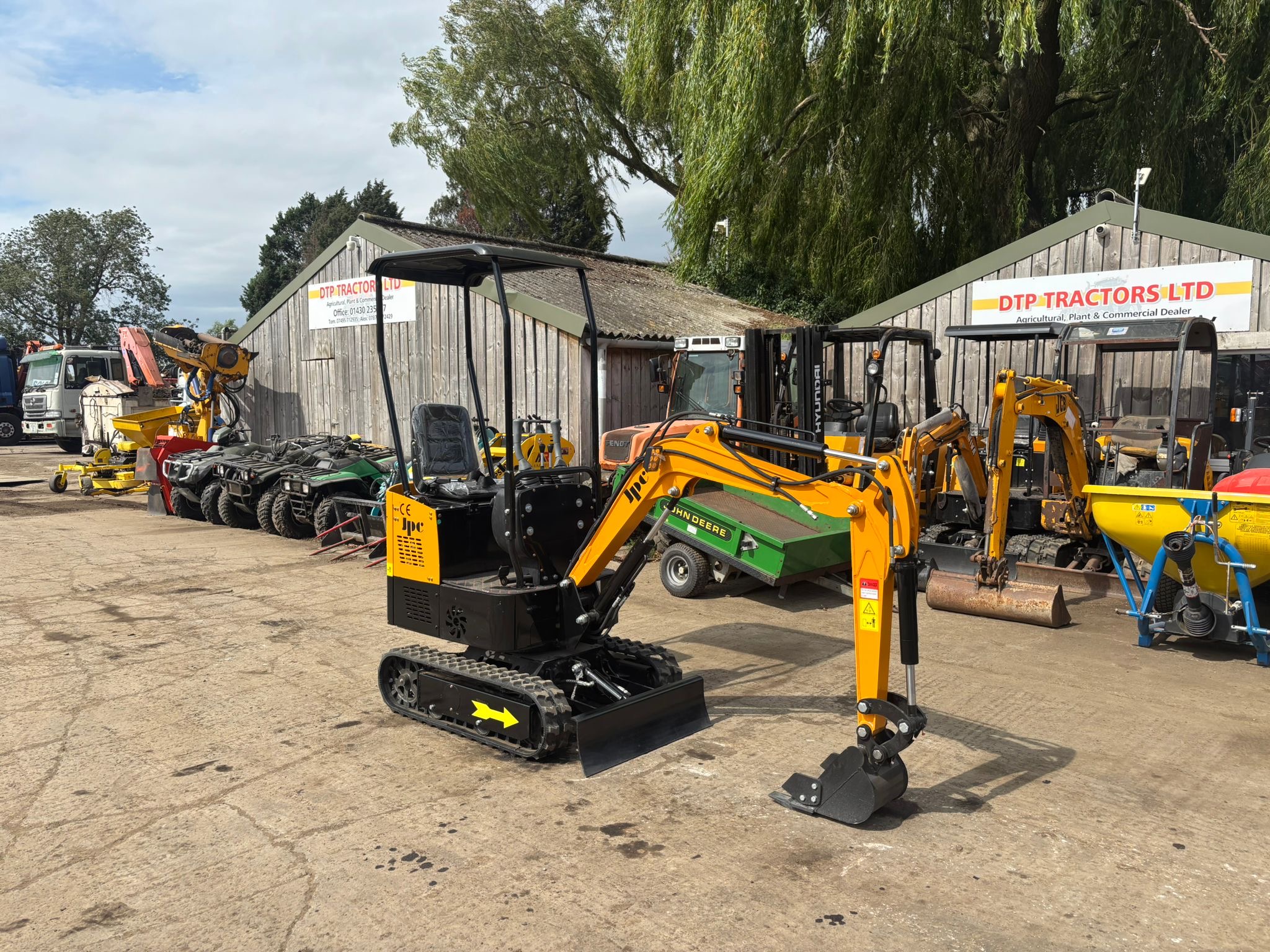JPCHT12 1.2 TONNE MINI DIGGER | DTP Tractors LTD | East Yorkshire